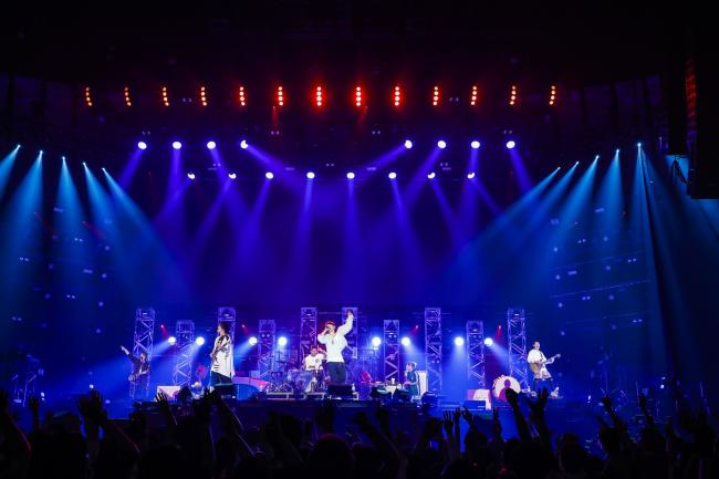 UVERworld、初のスタジアムライブ＆日産スタジアムでの男性限定ライブなどの開催を発表 “TAKUYA∞生誕祭”の公式レポート到着（画像 ...